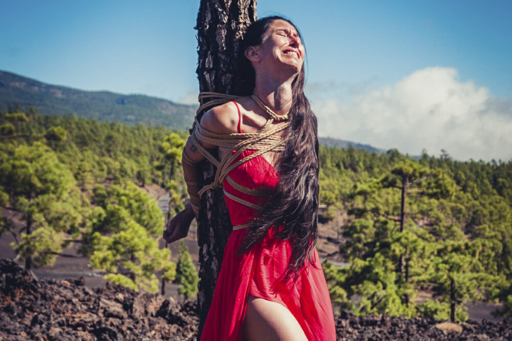 About surrender, trust and trust “repair” – Somatics for Rope Bottoms